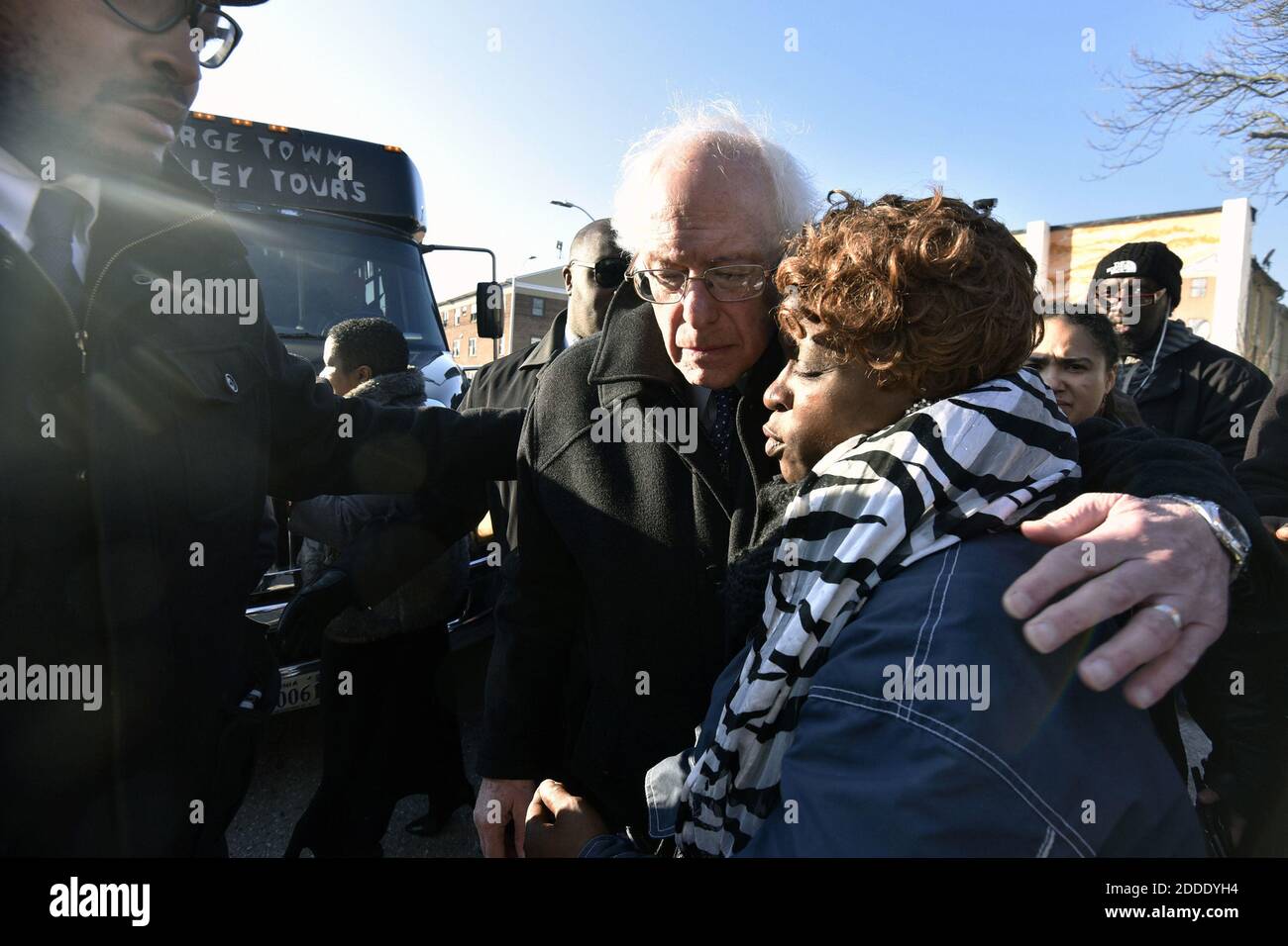 NO FILM, NO VIDEO, NO TV, NO DOCUMENTARY - Democratic presidential ...