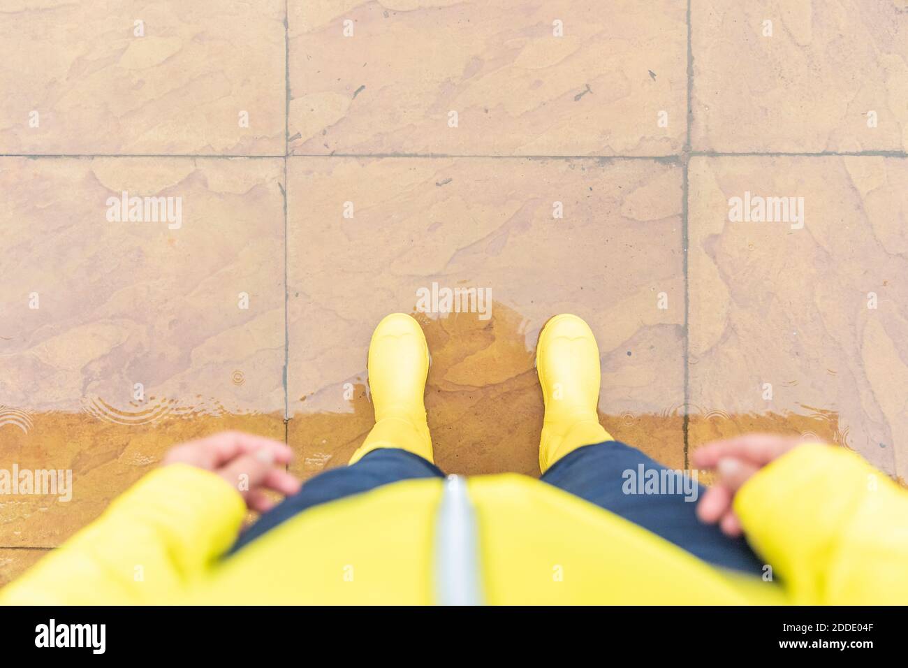 Puddle floor tile hi-res stock photography and images - Alamy