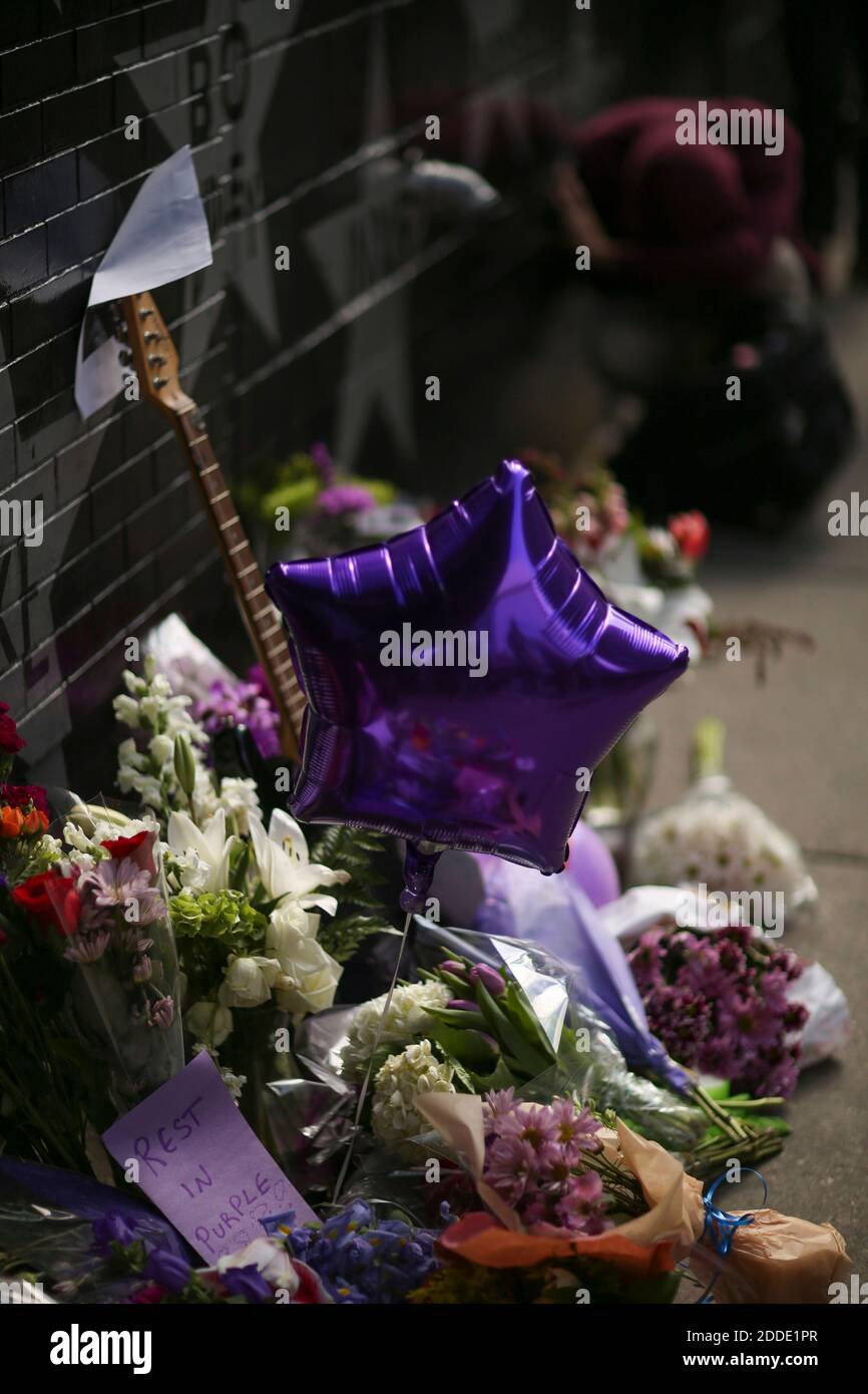 Tns symbol hi-res stock photography and images - Alamy