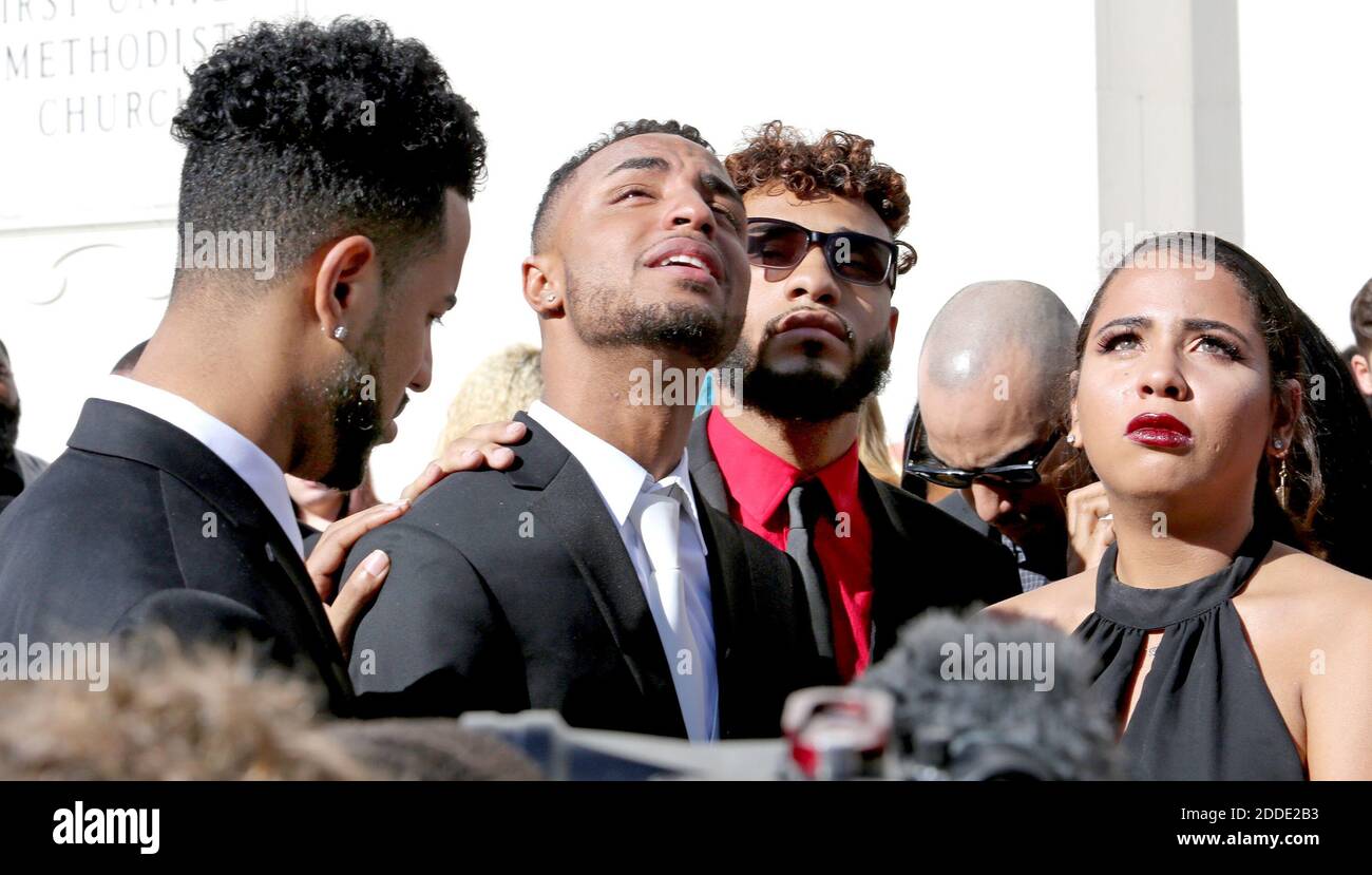 Presley funeral hi-res stock photography and images - Alamy