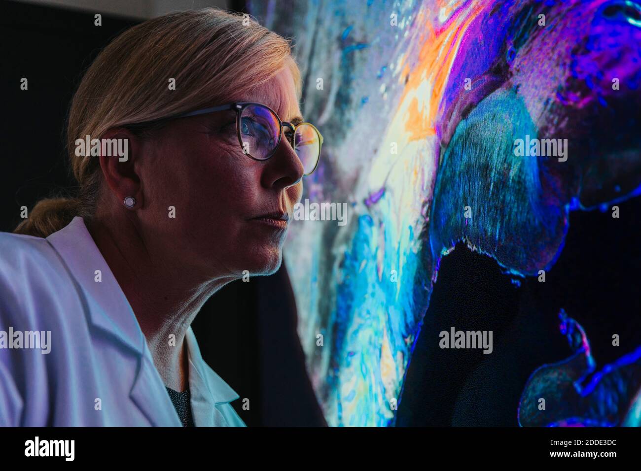 Female Brain Scientist High Resolution Stock Photography and Images - Alamy