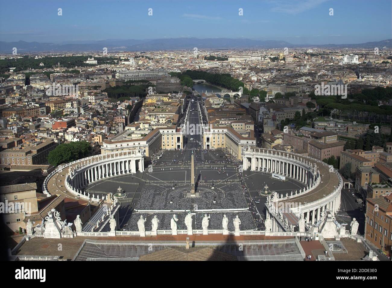 Rom, Italy, Italien; Panorama of Rome from Saint Peter's Basilica ...