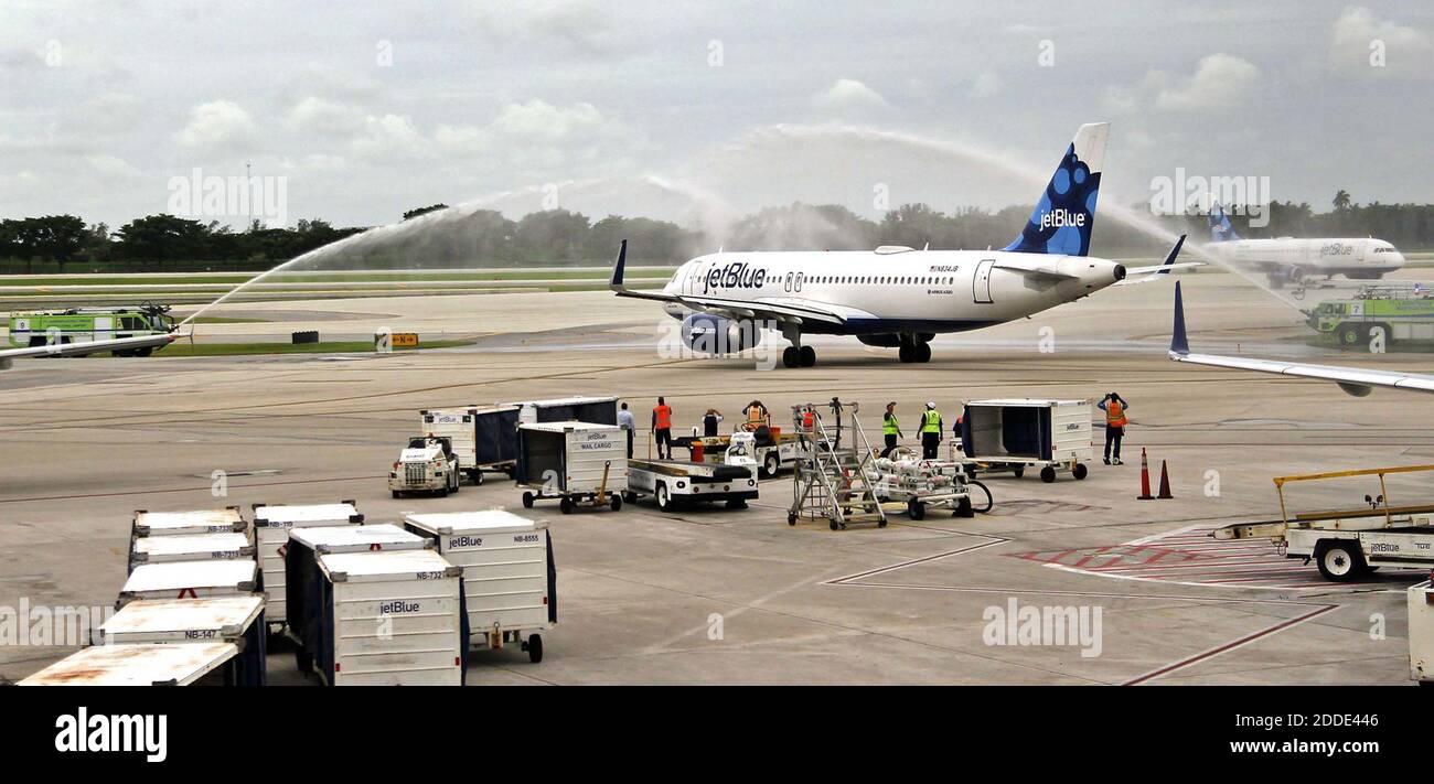 First flight out miami hi-res stock photography and images - Alamy