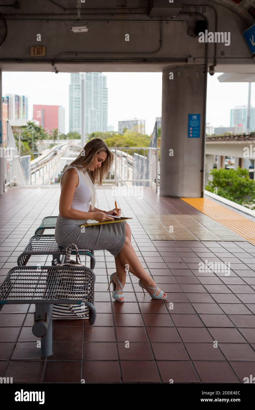 Bench on platform train station hi-res stock photography and images - Alamy