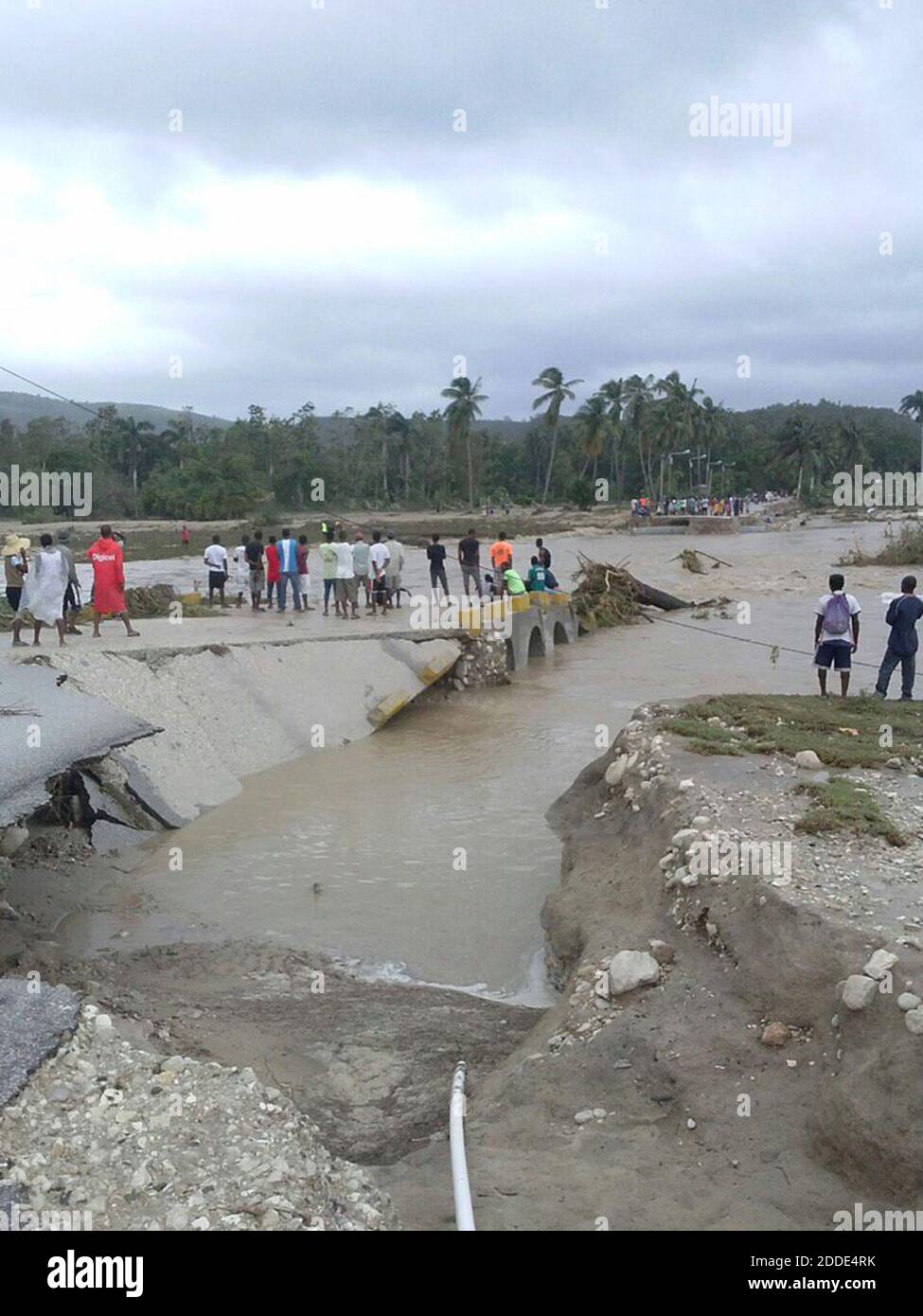 NO FILM, NO VIDEO, NO TV, NO DOCUMENTARY - Bridge between Aquin and ...