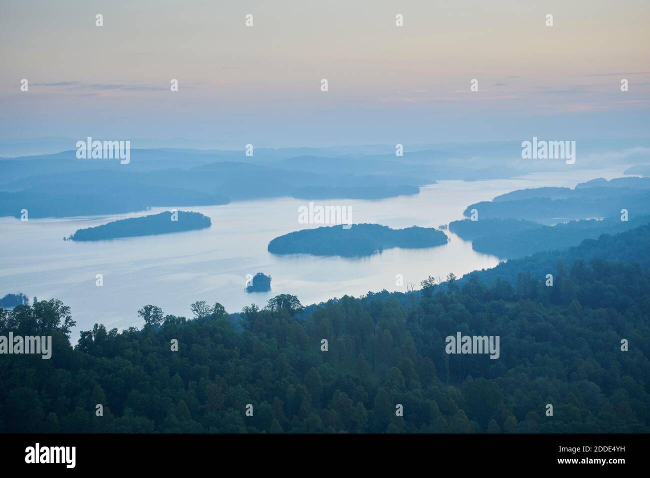 Fog In Appalachia High Resolution Stock Photography and Images - Alamy