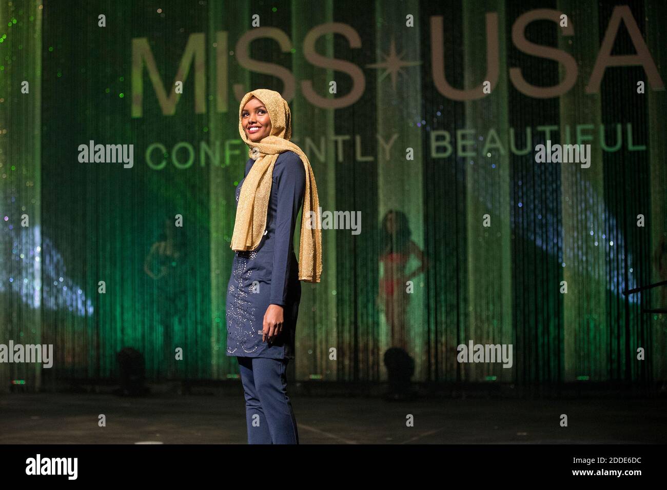 Halima aden burkini hi-res stock photography and images - Alamy