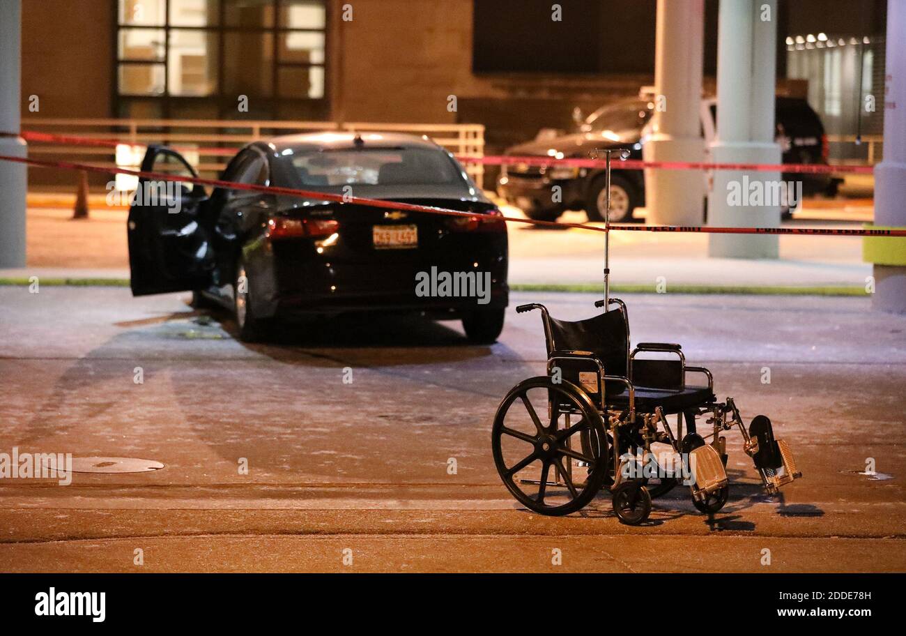Bullet riddled car hi-res stock photography and images - Alamy