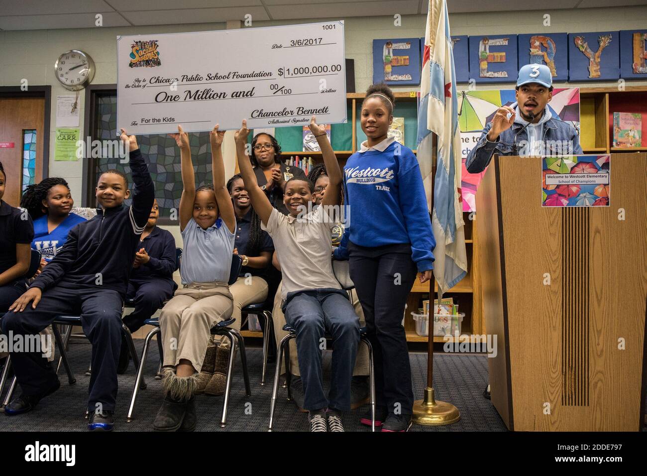 NO FILM, NO VIDEO, NO TV, NO DOCUMENTARY - Chance the Rapper holds a ...