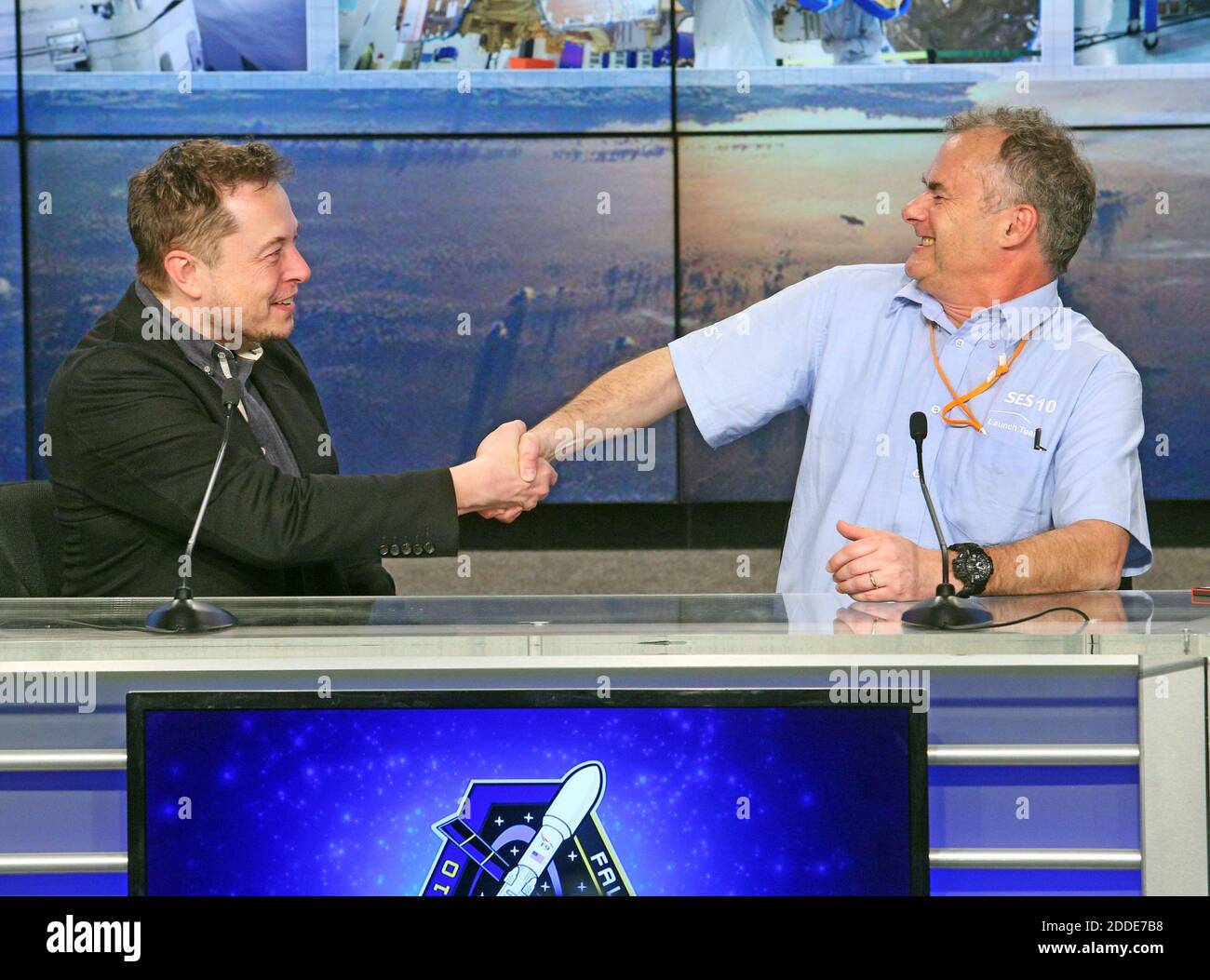 Hand blasted off hi-res stock photography and images - Alamy