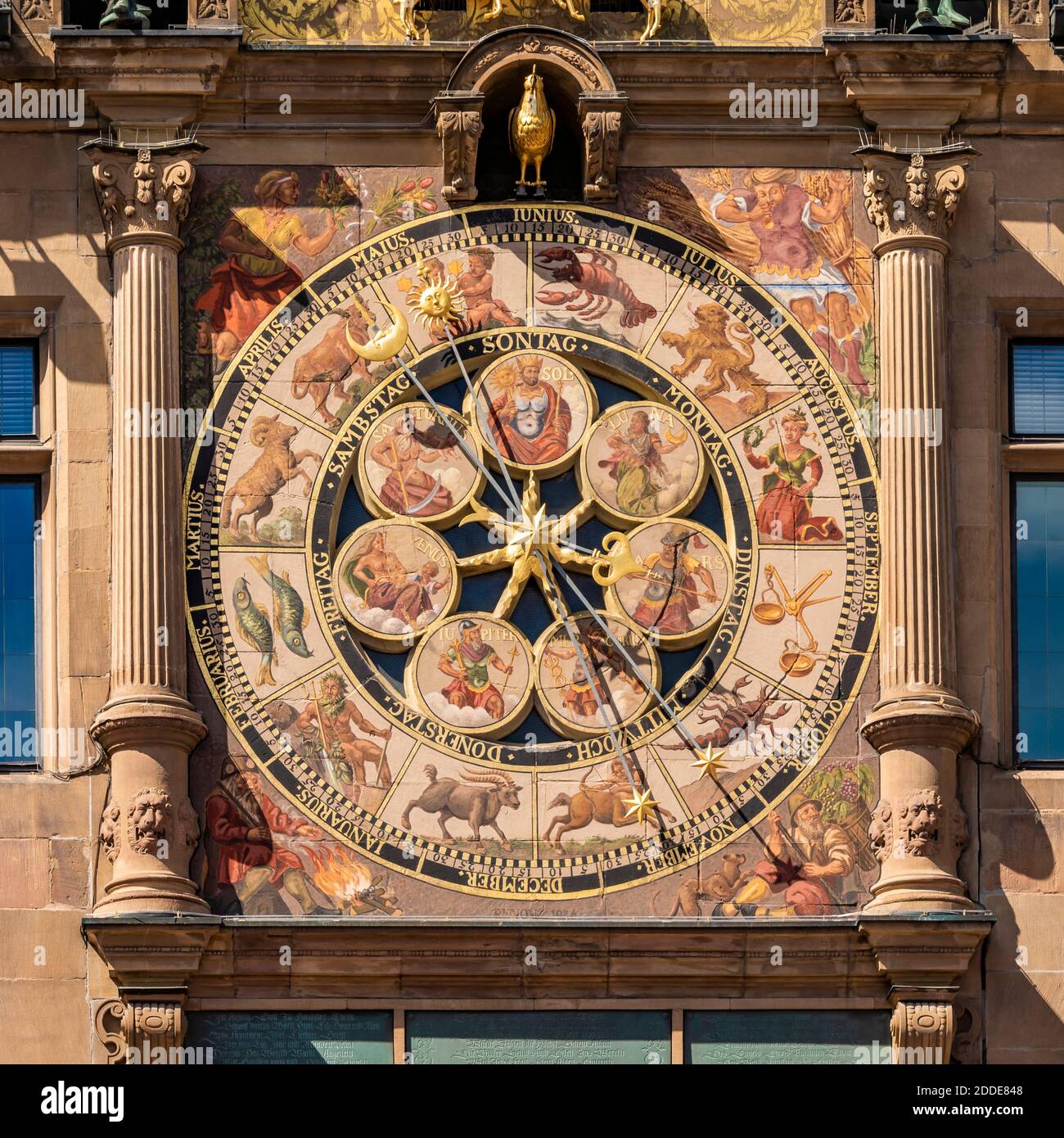 Zodiac column hi-res stock photography and images - Alamy