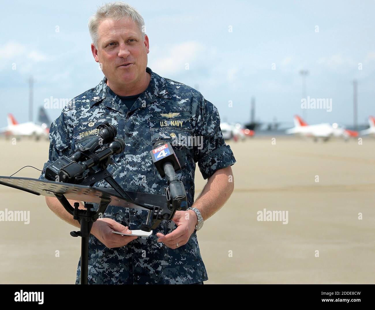 Jonathan harvey captain hi-res stock photography and images - Alamy