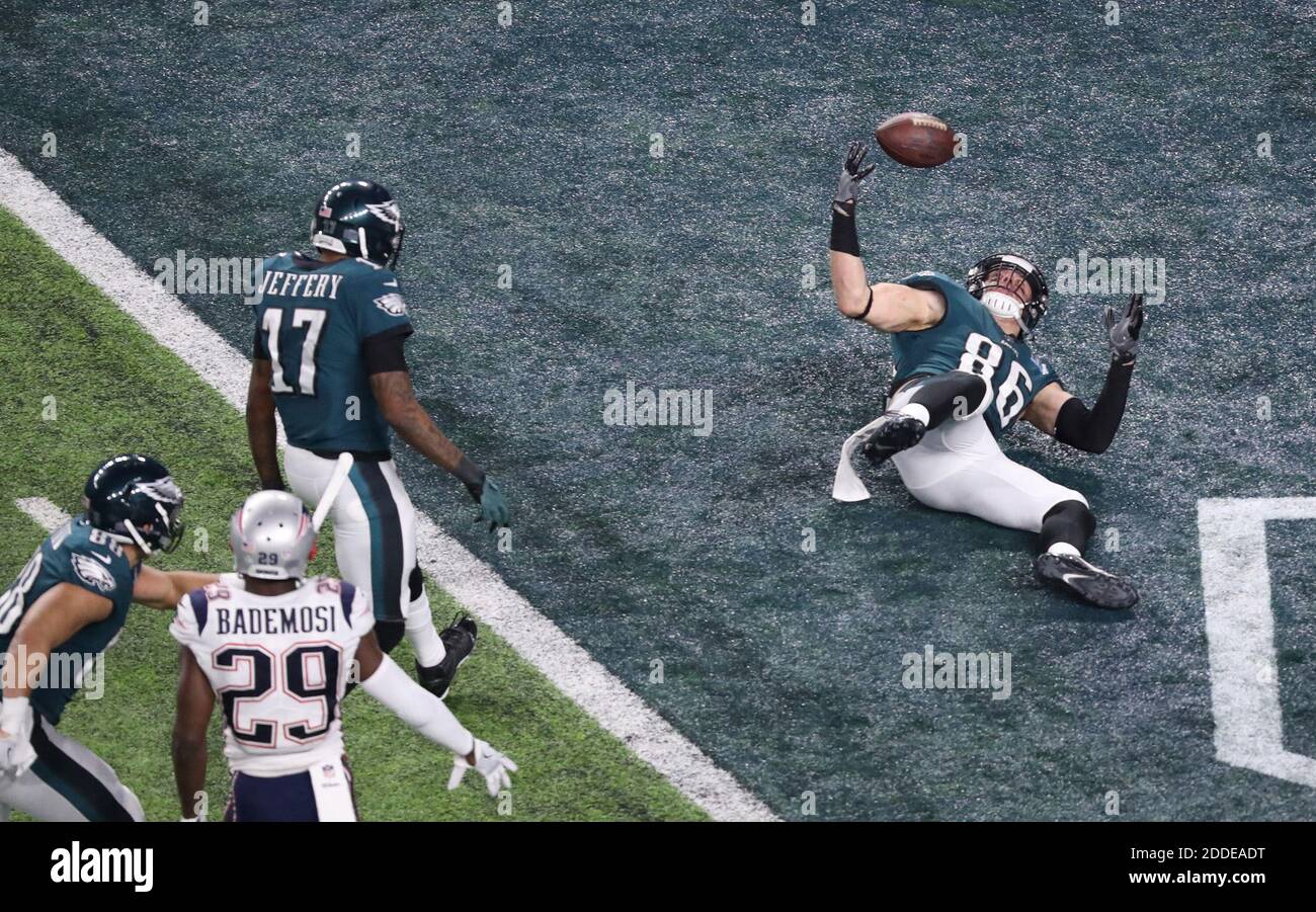 Two point conversion hi-res stock photography and images - Alamy