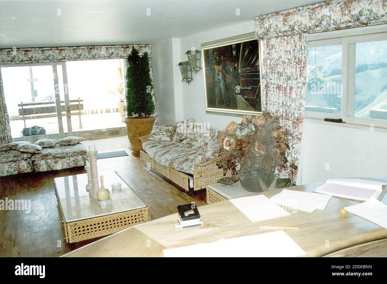 Pablo escobar dead hi-res stock photography and images - Alamy