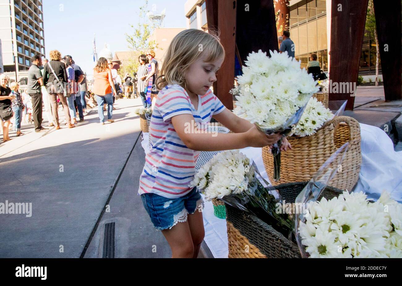 Refugee community hi-res stock photography and images - Alamy