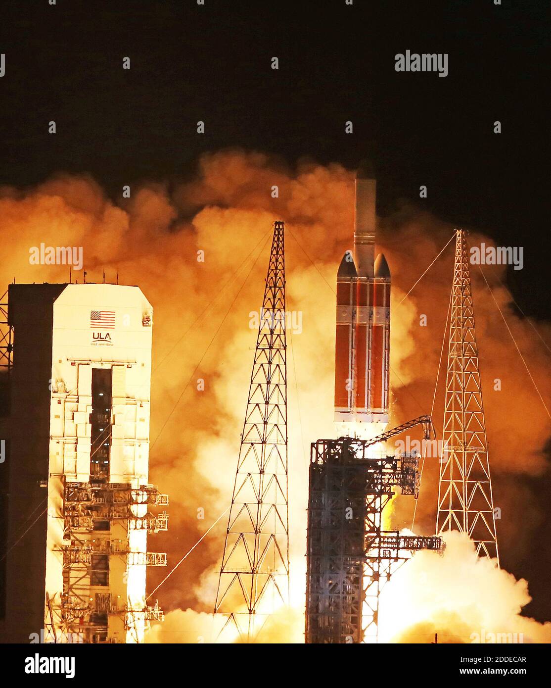 Interplanetary trajectory hi-res stock photography and images - Alamy