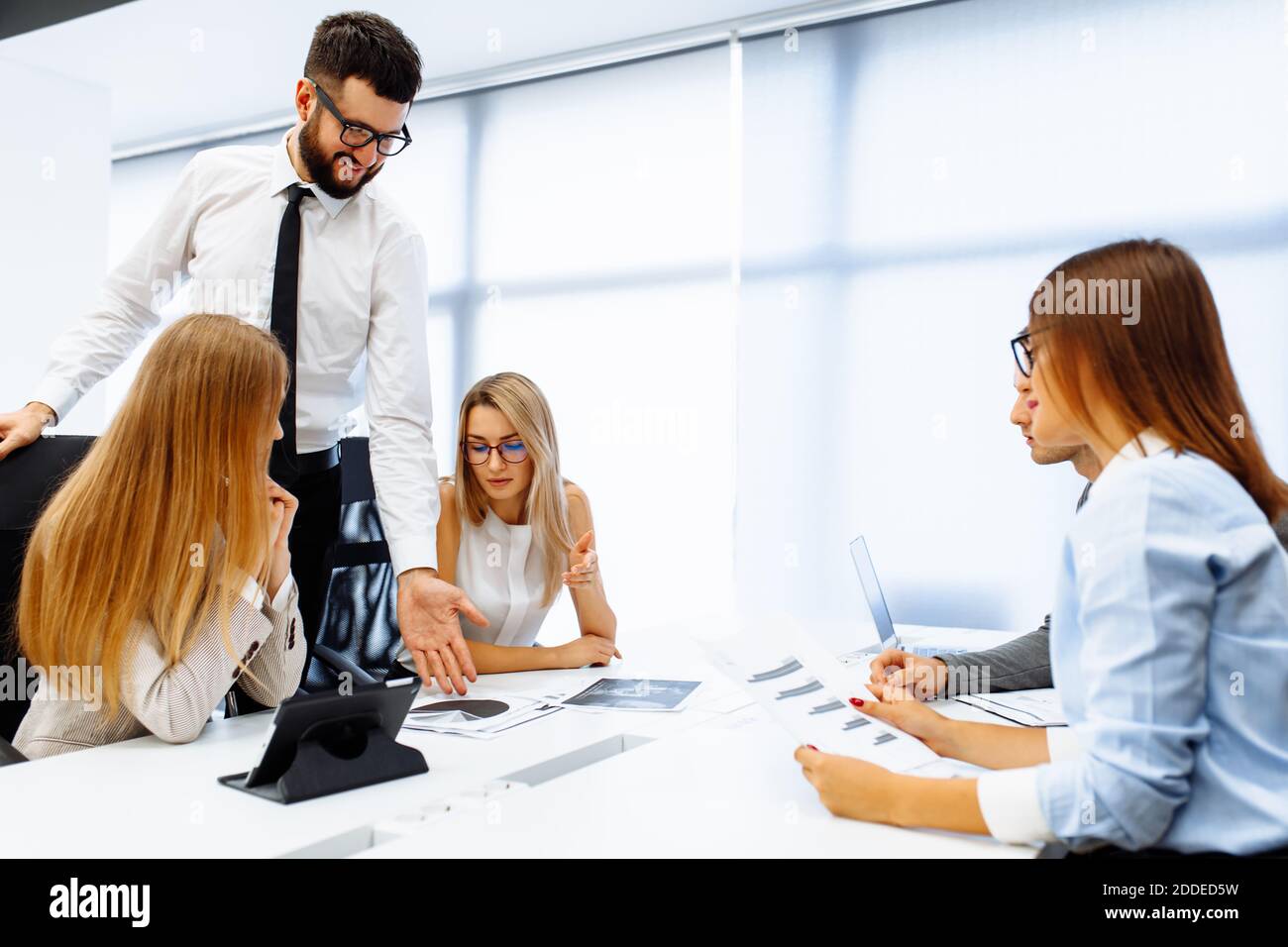 Workplace make steps to success hi-res stock photography and images - Alamy