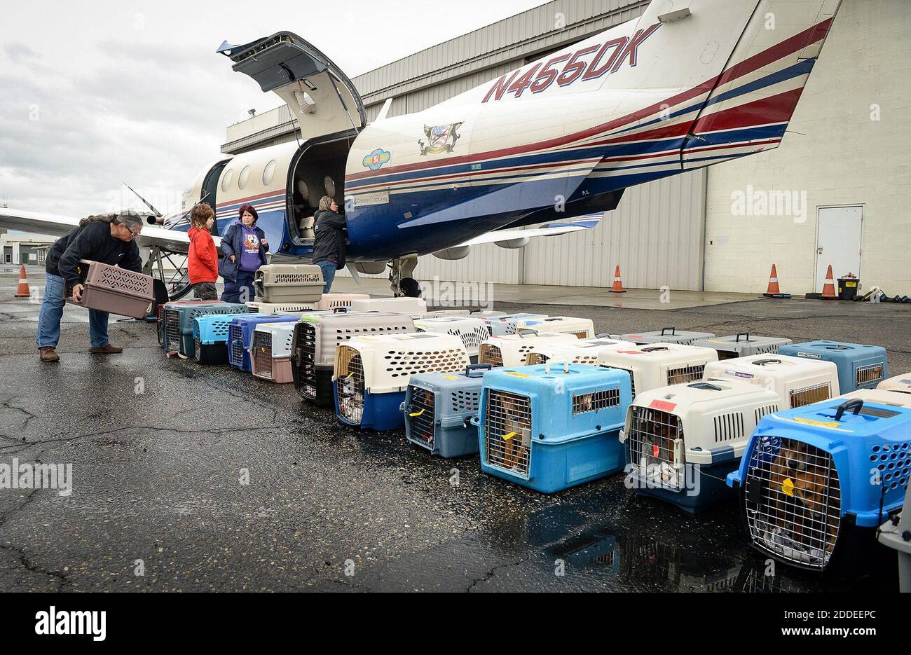 Film transported small hi-res stock photography and images - Alamy