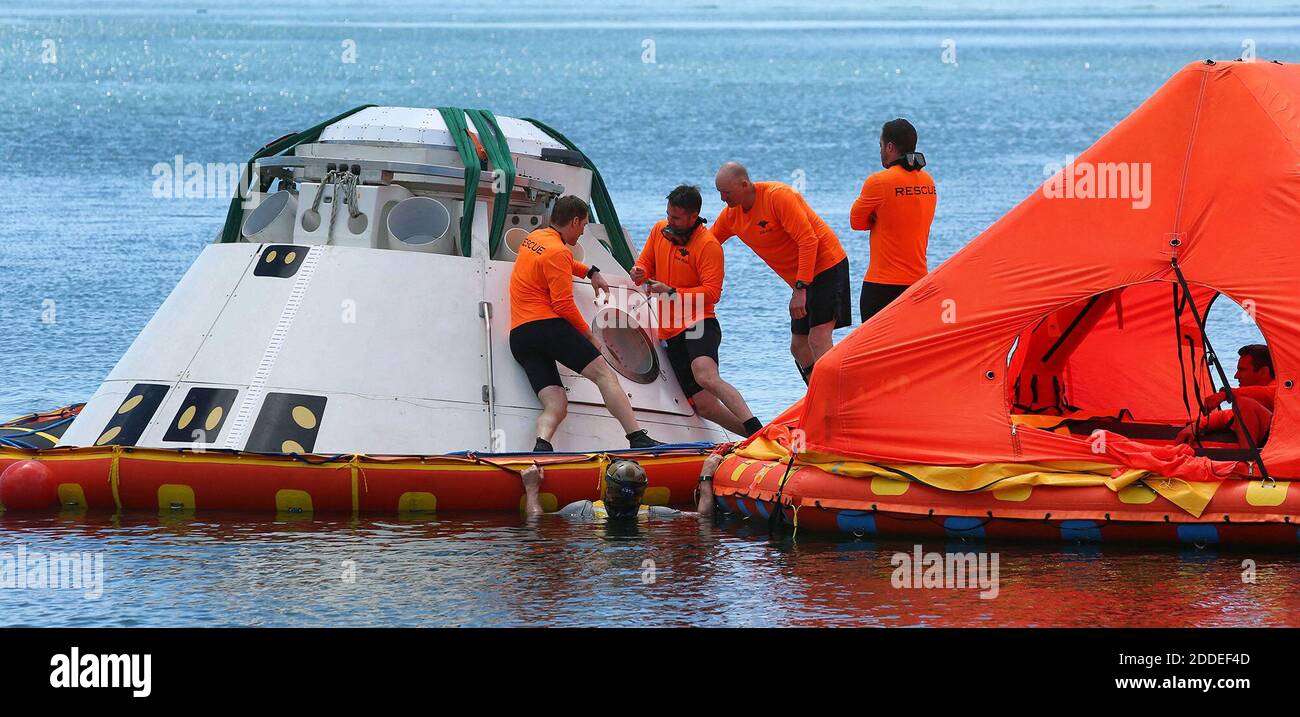 Boiler hatch hi-res stock photography and images - Alamy