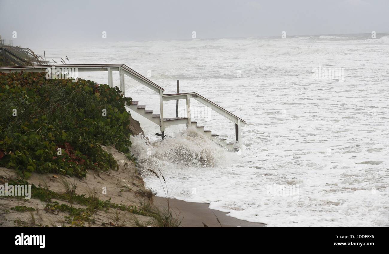 Hurricane dorian satellite hi-res stock photography and images - Alamy