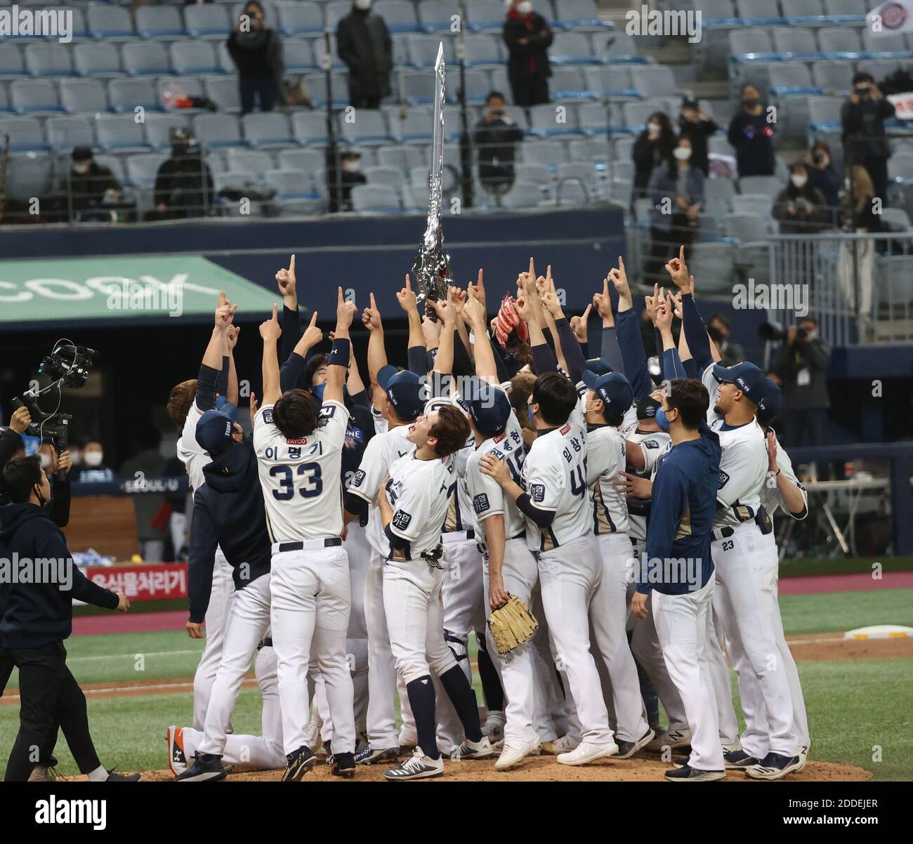 25th Nov, 2020. NC Dinos win Korean Series Members of of the NC Dinos ...