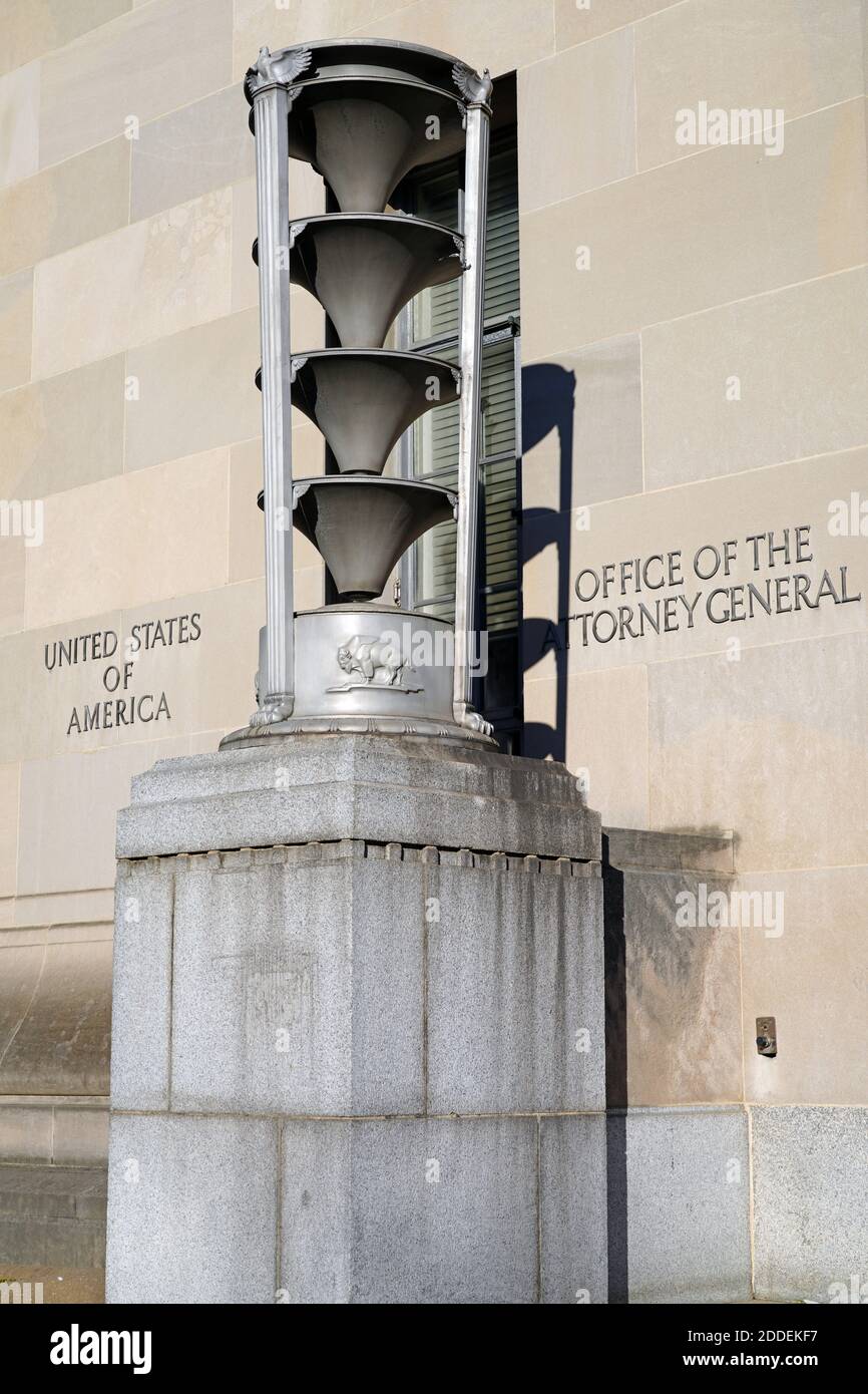 Department of justice building hi-res stock photography and images - Alamy