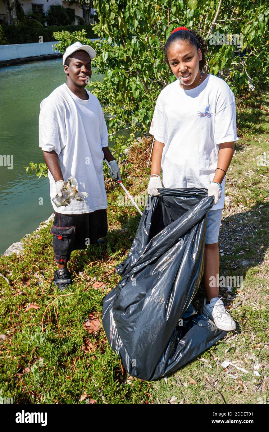 Trash collect hi-res stock photography and images - Alamy