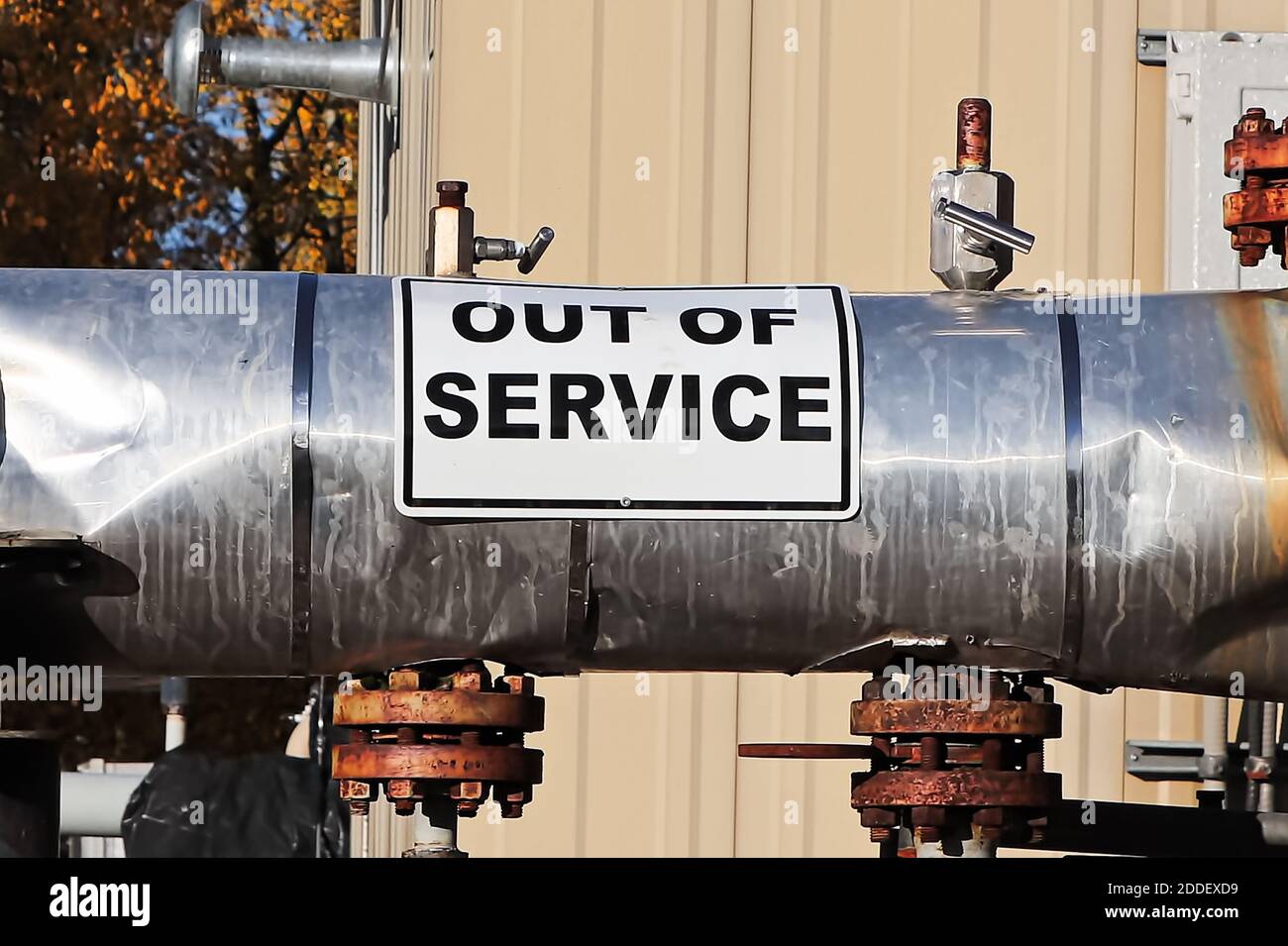 An Out Of Service Sign On An Oil Pipeline Stock Photo Alamy an-out-of-service-sign-on-an-oil-pipeline-stock-photo-alamy