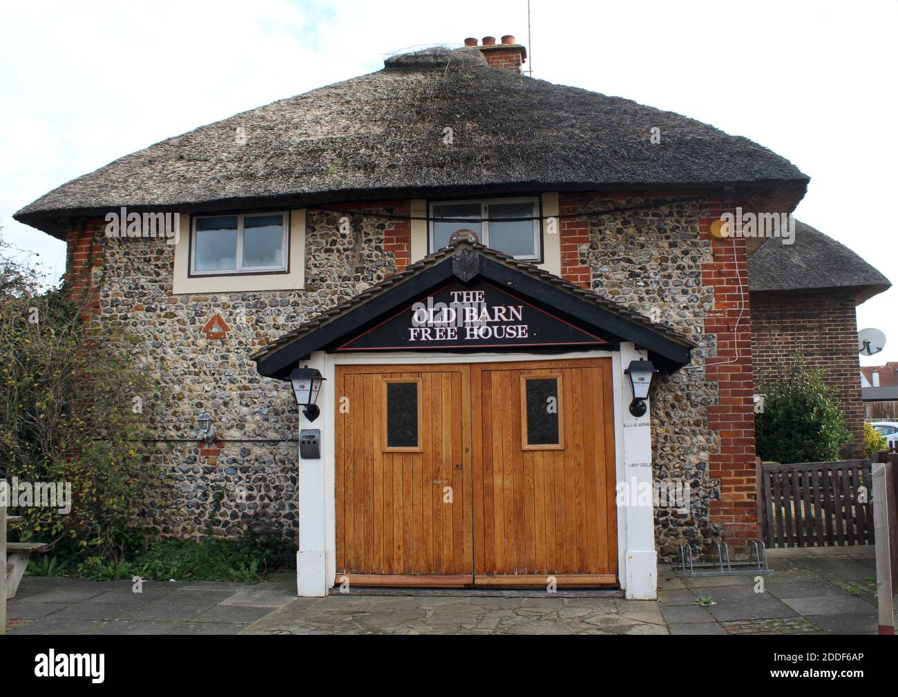 Bognor regis pub Stock Photo - Alamy