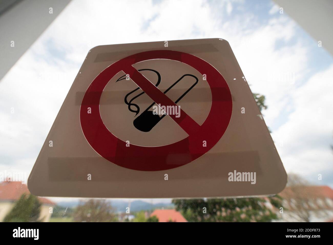 smoking ban or smoking prohibited sign with pictogram of a filter ...