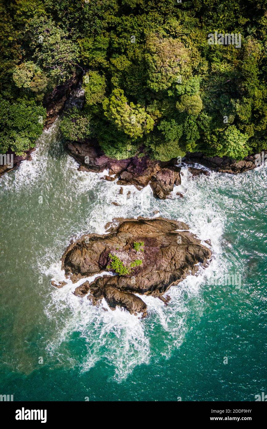 Aerial view rocky jungle hi-res stock photography and images - Alamy