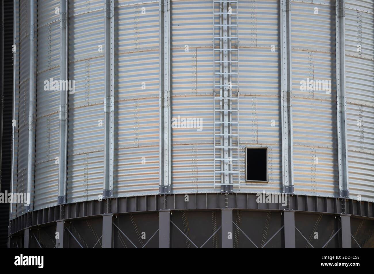 Modern methods of acceptance and storage of grain cargo concept. Lower ...