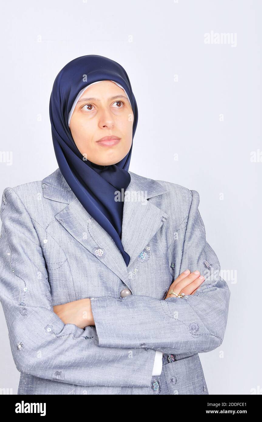 Young white beautiful muslim women standing Stock Photo - Alamy
