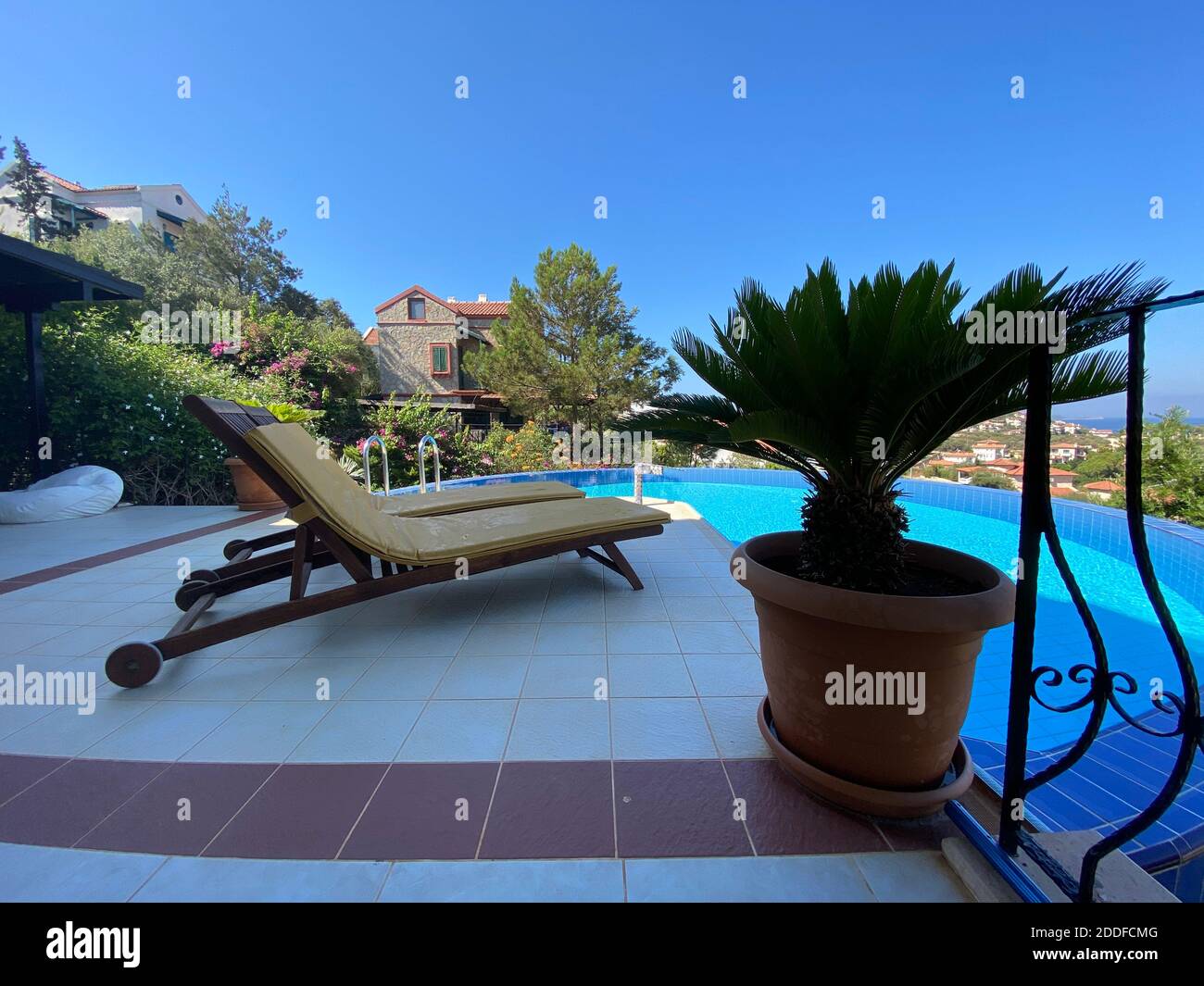Summer holiday villa with beautiful infinity pool and great panoramic ...