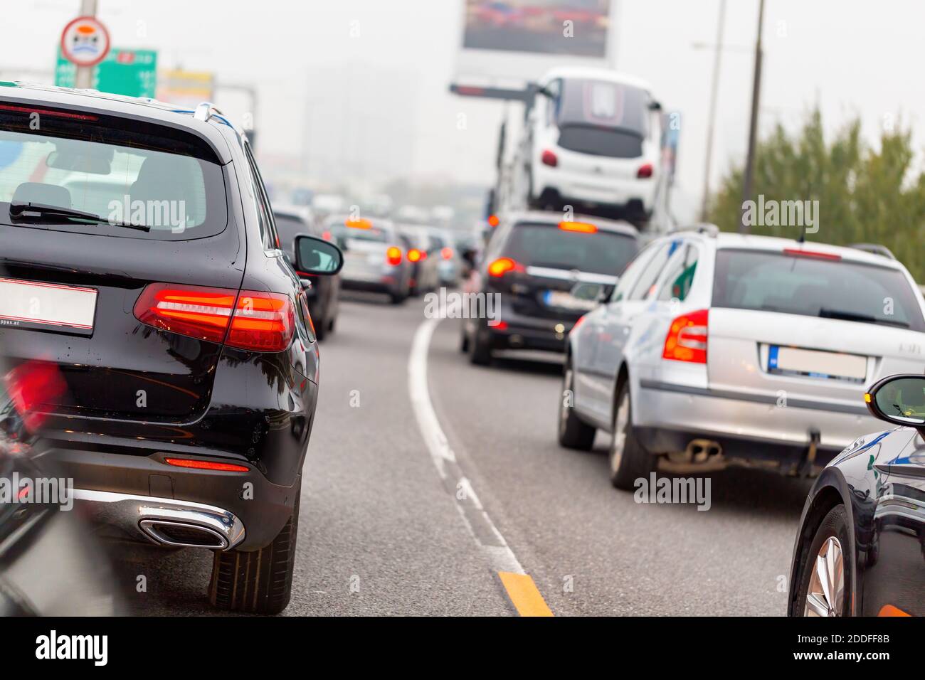 Cars standing in line car hi-res stock photography and images - Alamy