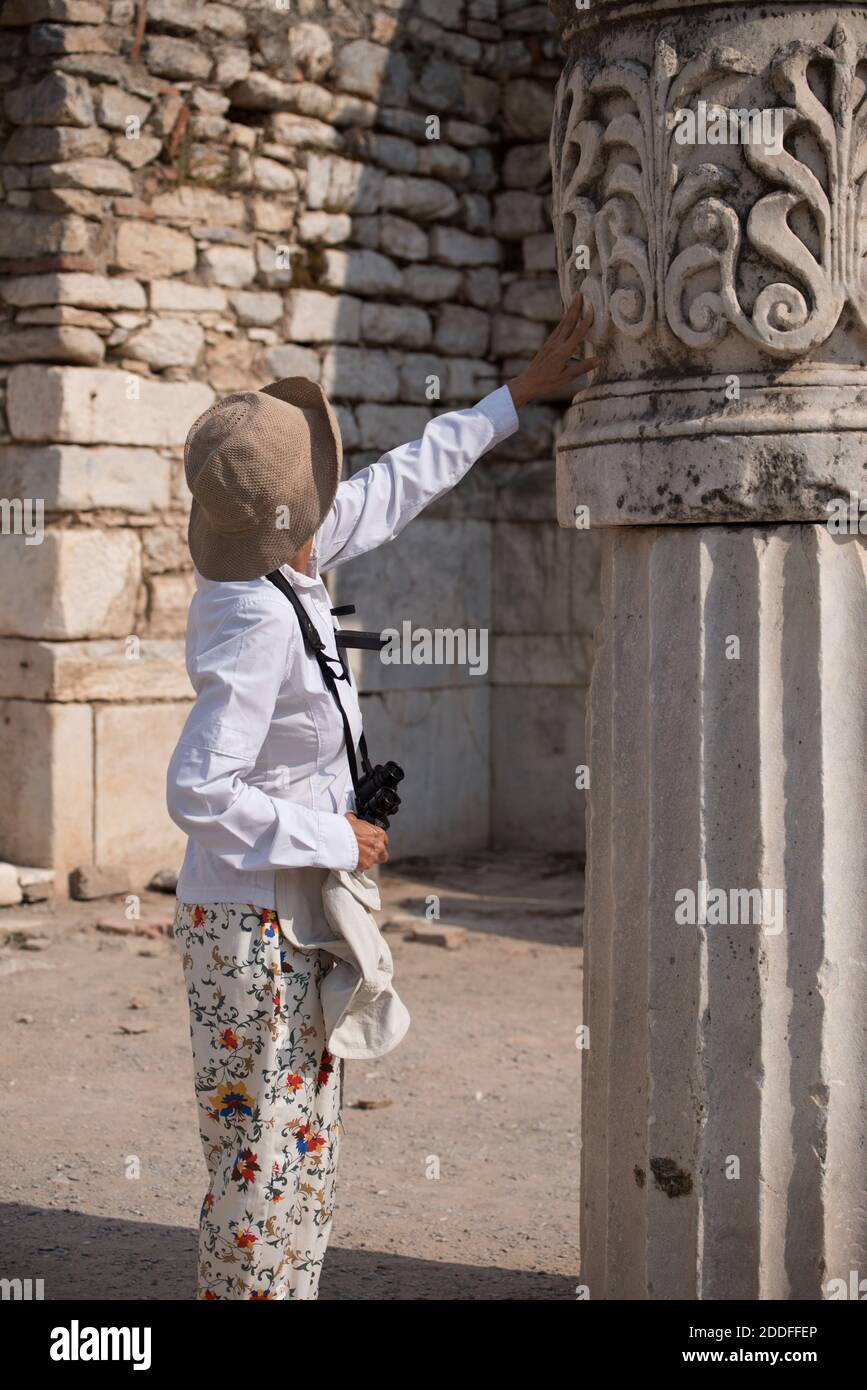 Touching roman column hi-res stock photography and images - Alamy