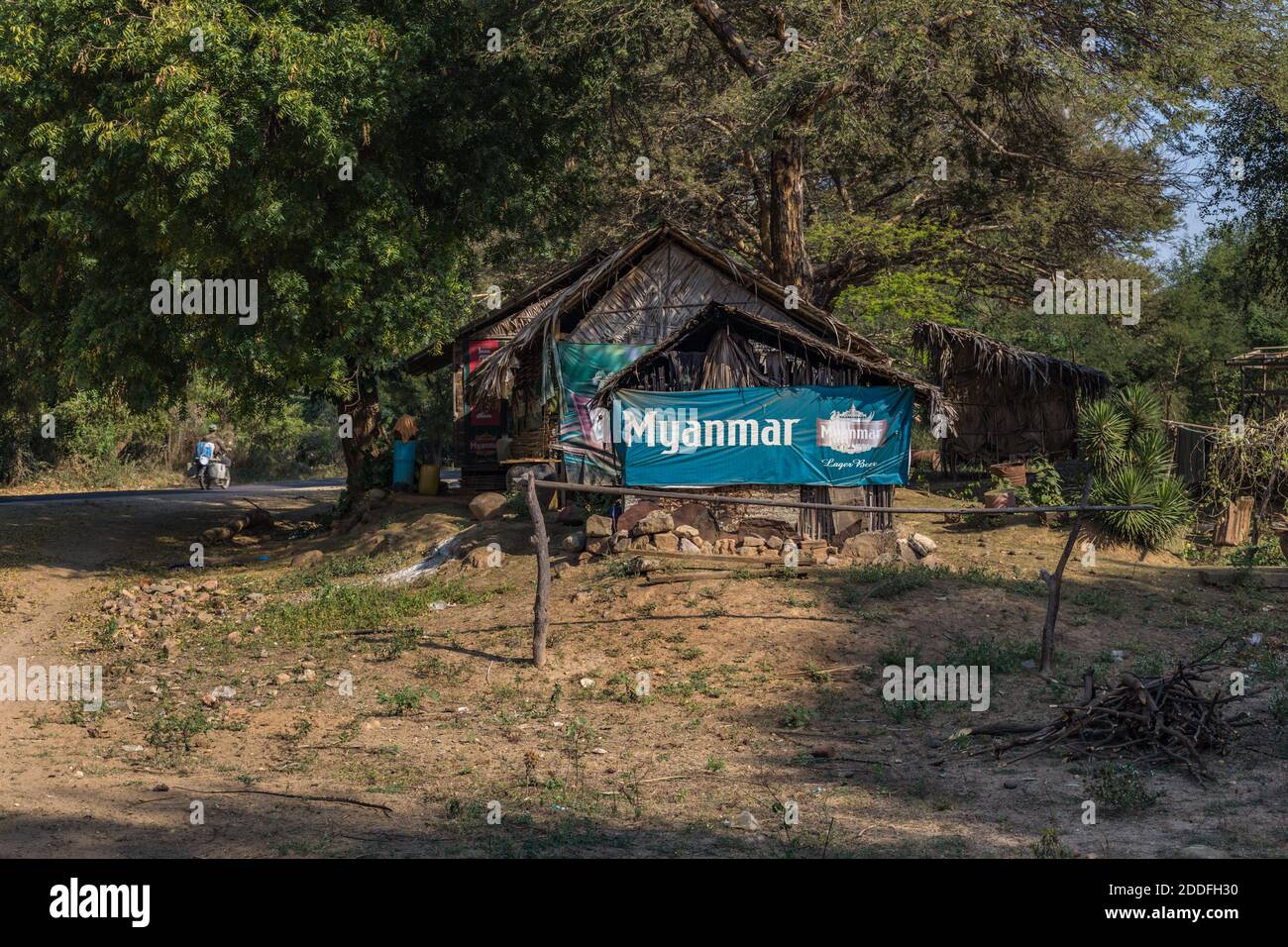 Burmese house hi-res stock photography and images - Alamy