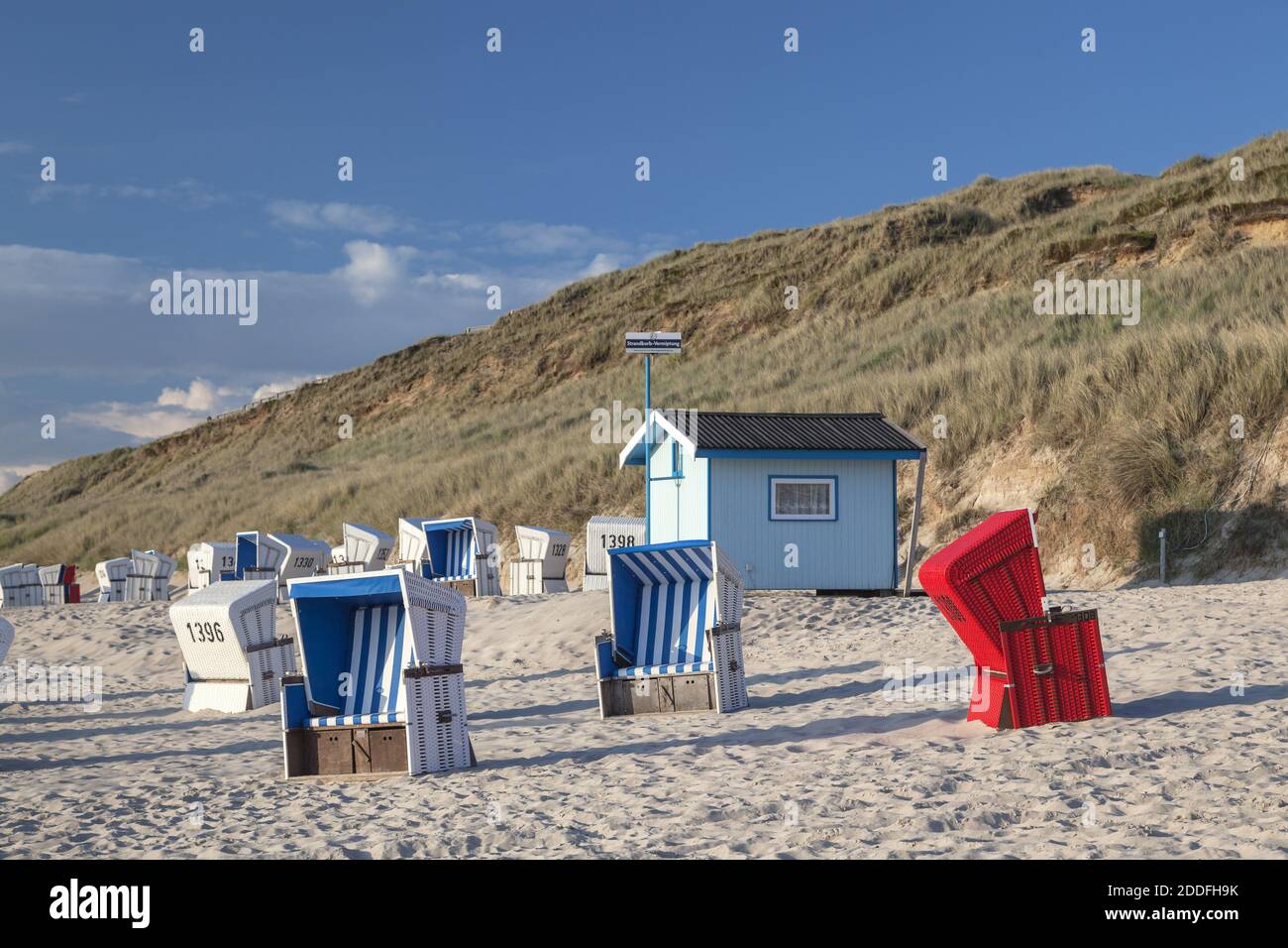 In front of costal landscape hi-res stock photography and images - Alamy