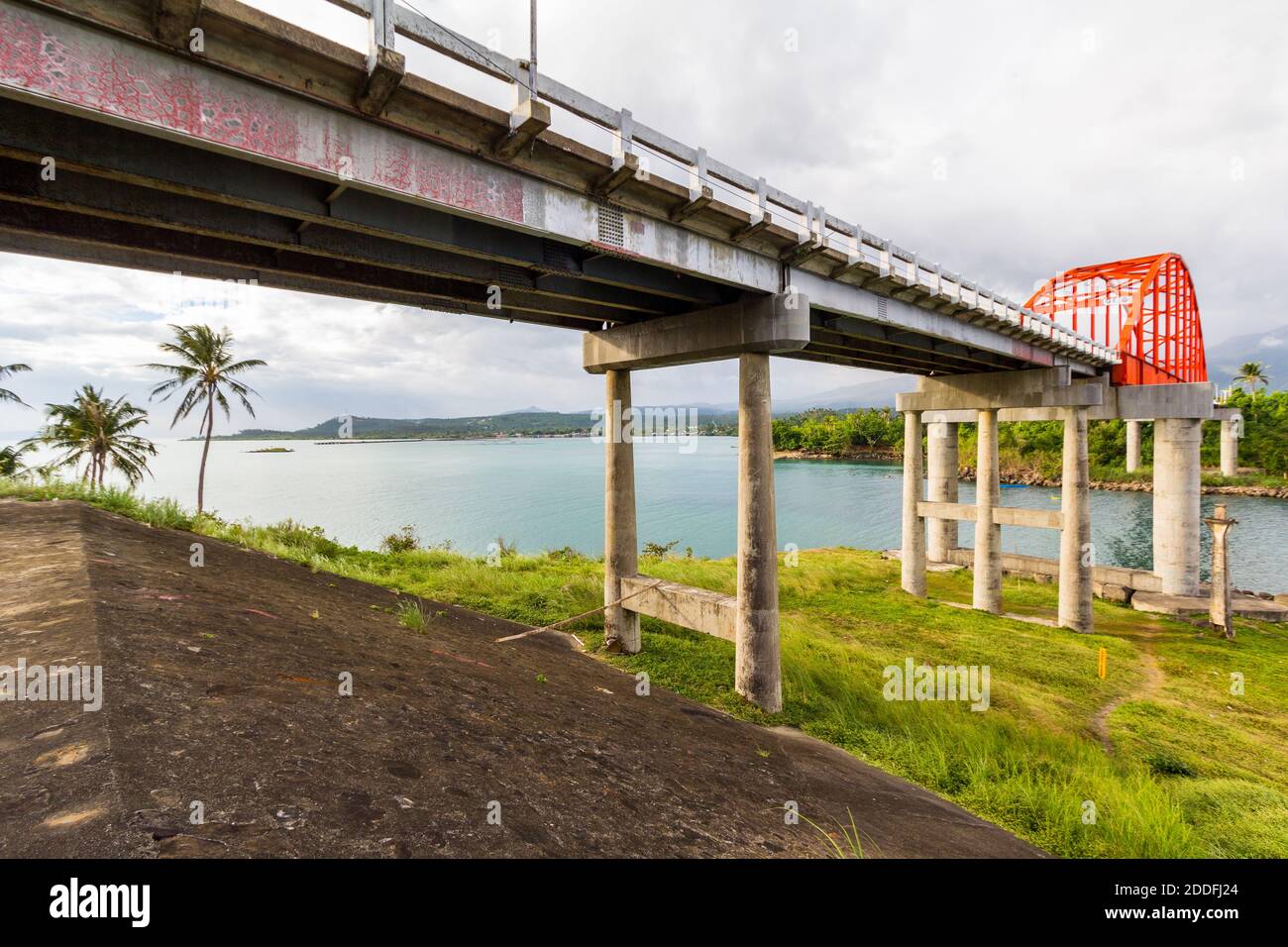 Biliran bridge that connects the island of Biliran to Leyte Island in ...