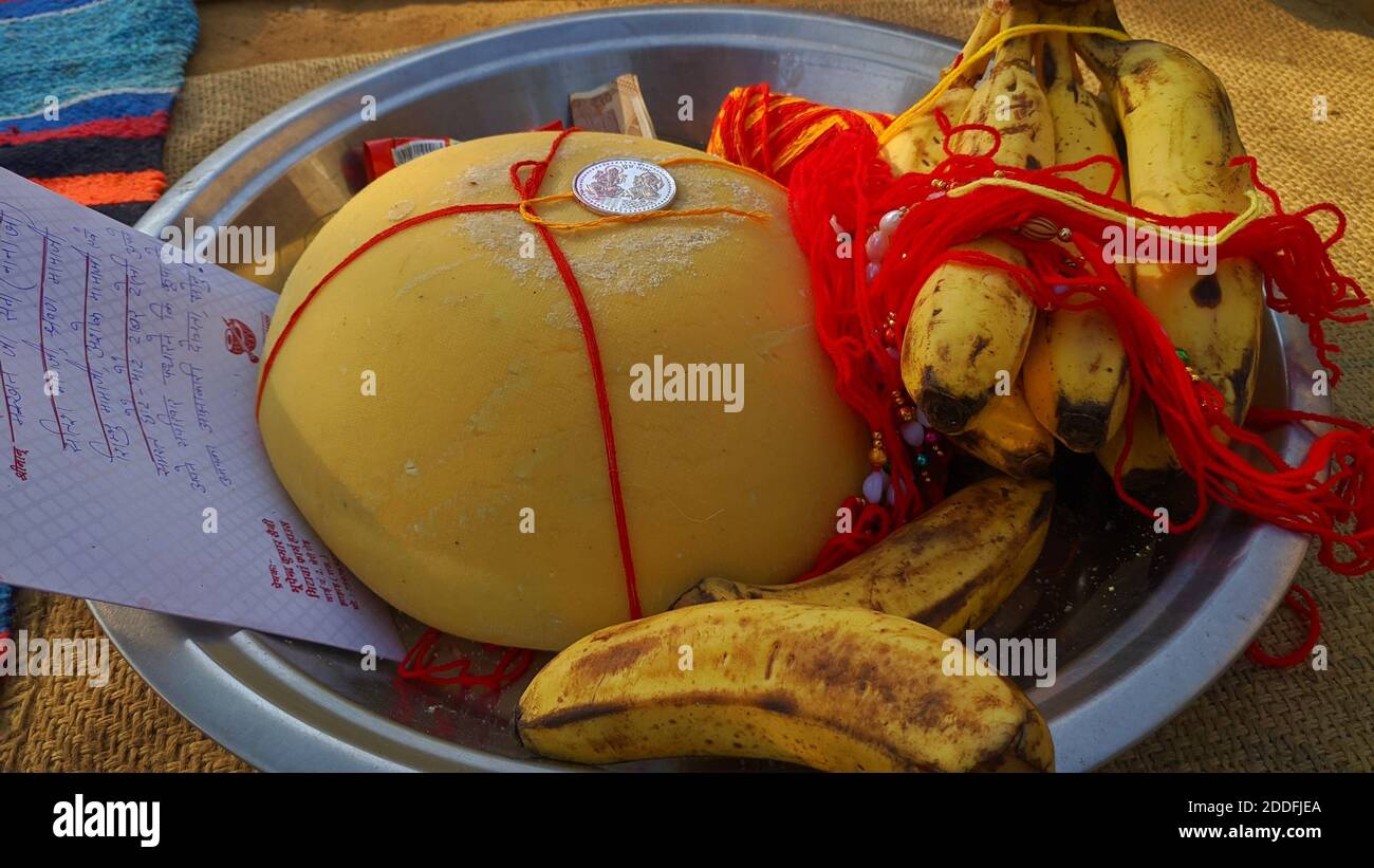 Red jaggery hi-res stock photography and images - Alamy