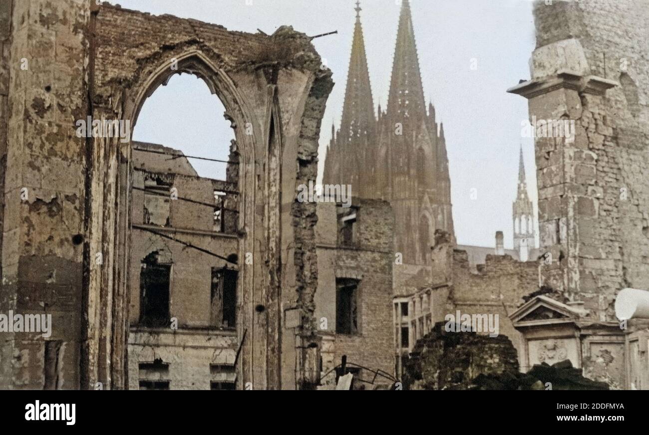 Cologne cathedral ww2 hi-res stock photography and images - Alamy