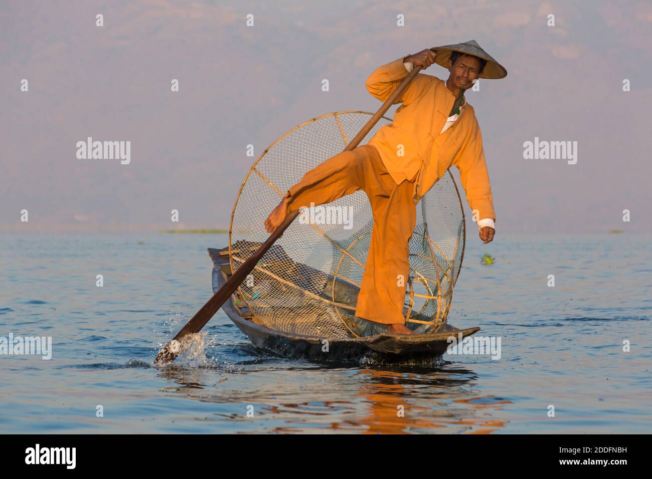 Intha leg rowing fishermen at Inle Lake, Myanmar (Burma), Asia in ...