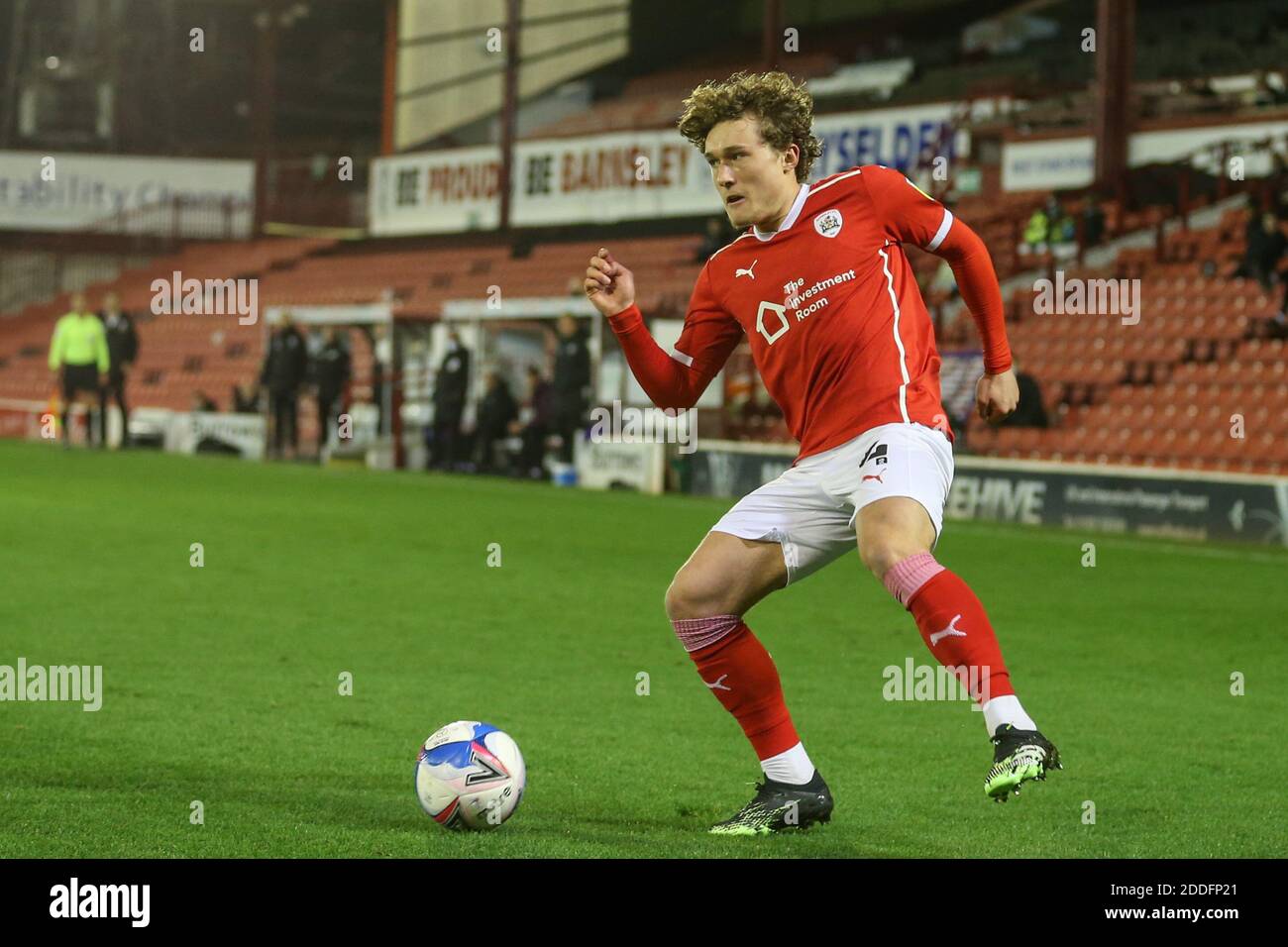 Callum Styles #4 of Barnsley in action during the game Stock Photo - Alamy