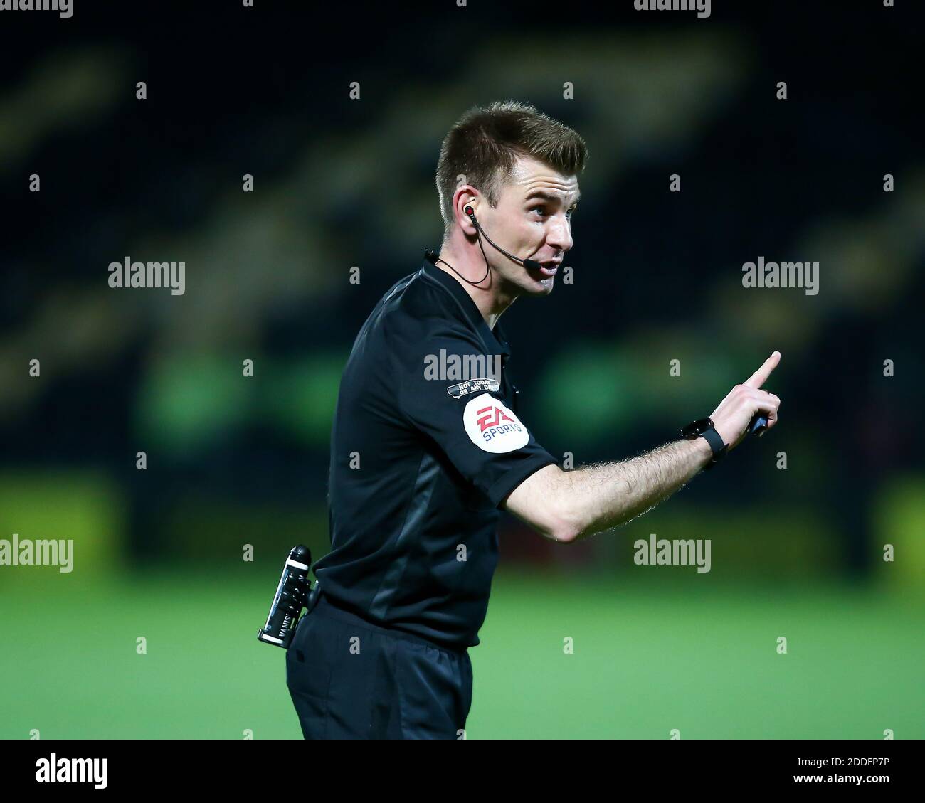 Referee Ollie Yates Stock Photo - Alamy