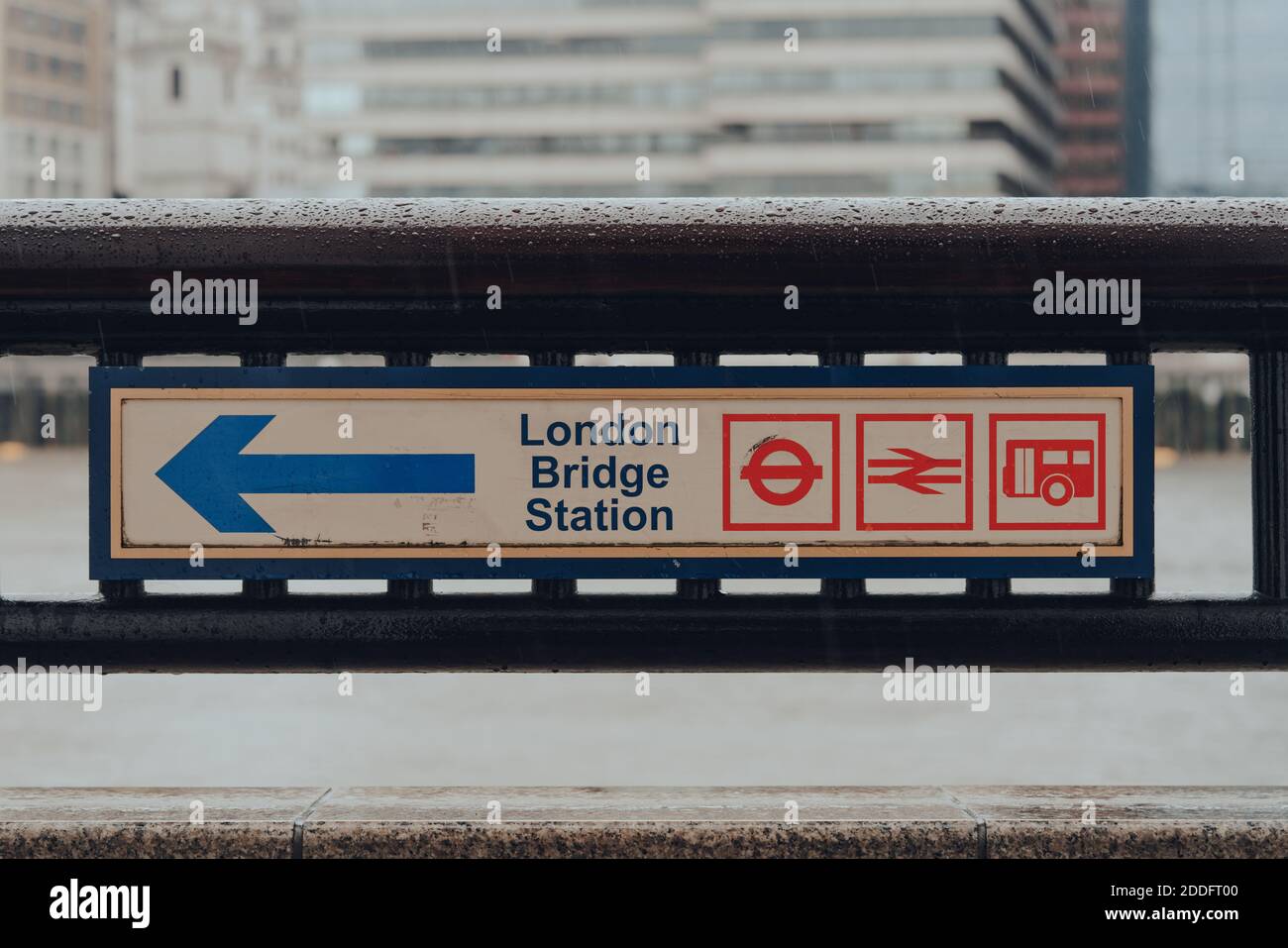 Major river sign hi-res stock photography and images - Alamy