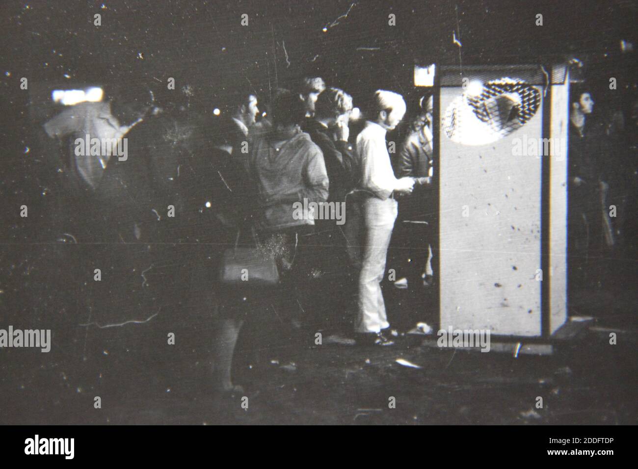 1970s crowd line hi-res stock photography and images - Alamy