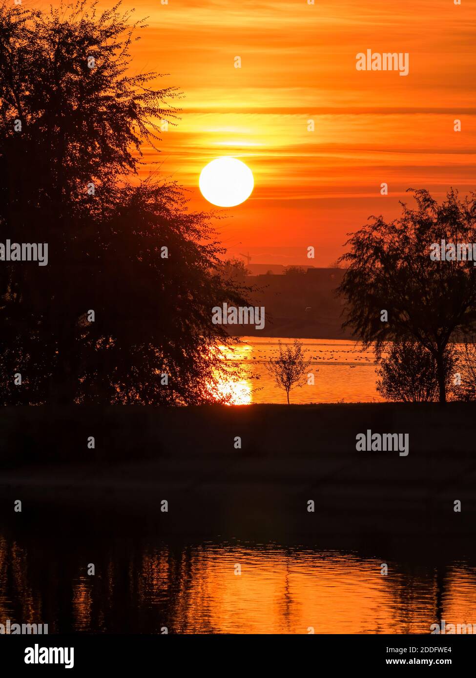 Lacul morii hi-res stock photography and images - Alamy