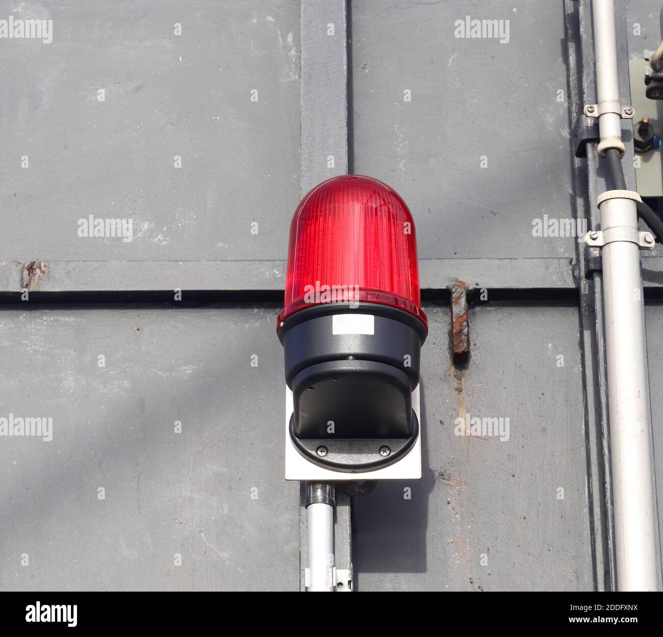 Red emergency light hi-res stock photography and images - Alamy