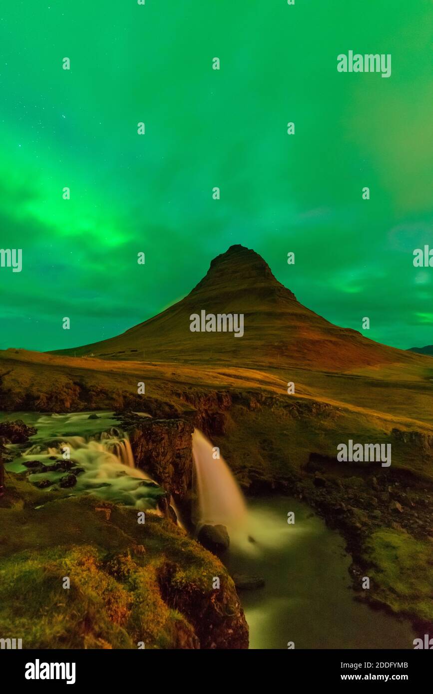 Northern lights in Iceland. Landscape full of kp5 Aurora Borealis ...