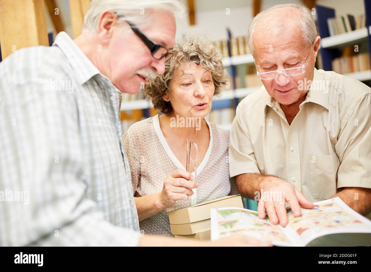 Group seniors learning in hi-res stock photography and images - Alamy